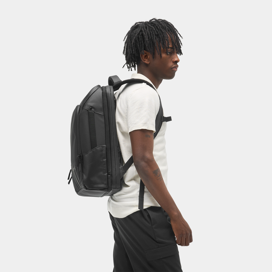 The Nomatic Travel Pack: Must Have Traveling Backpack – NOMATIC