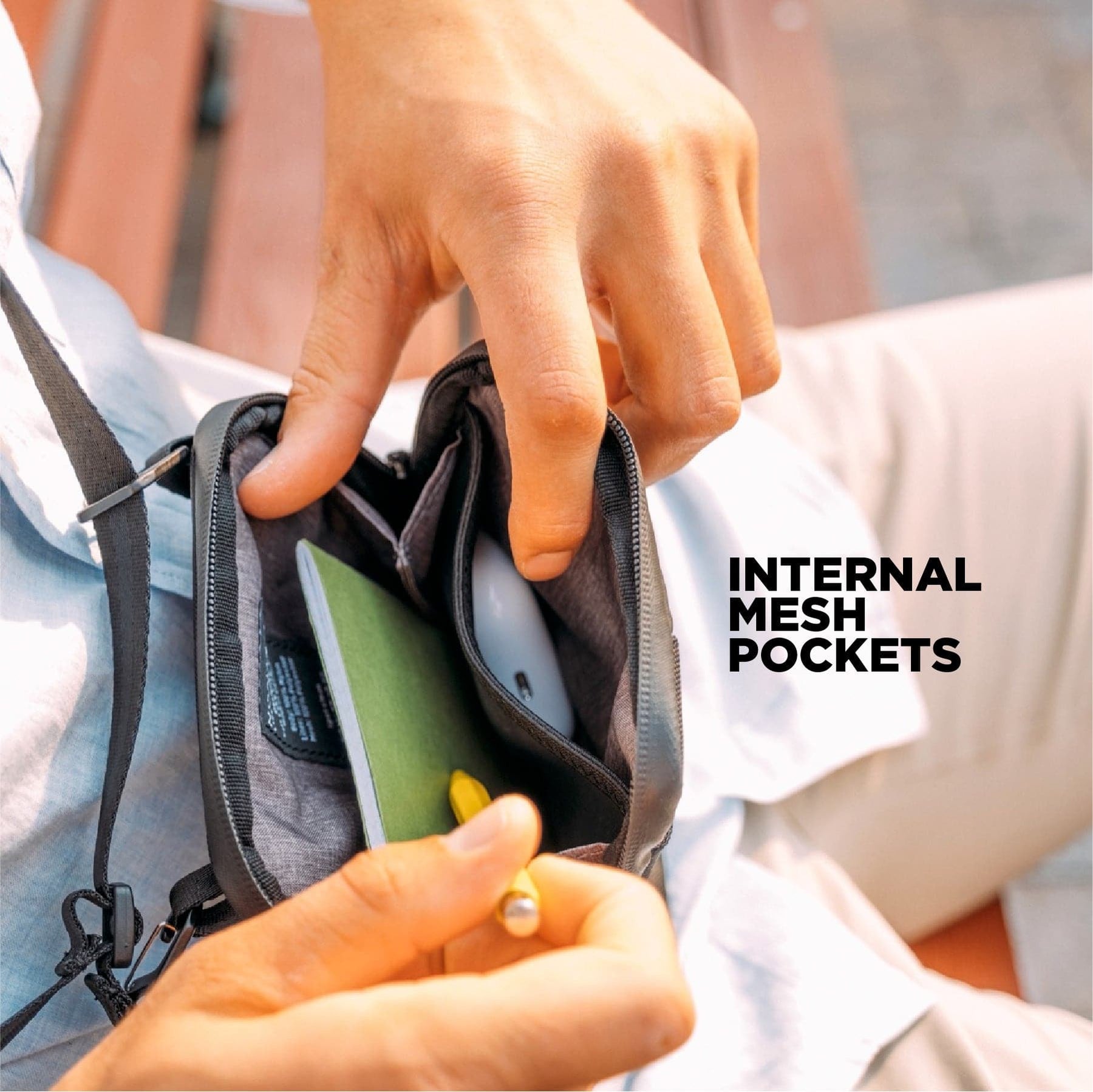 The Nomatic Access Pouch – NOMATIC