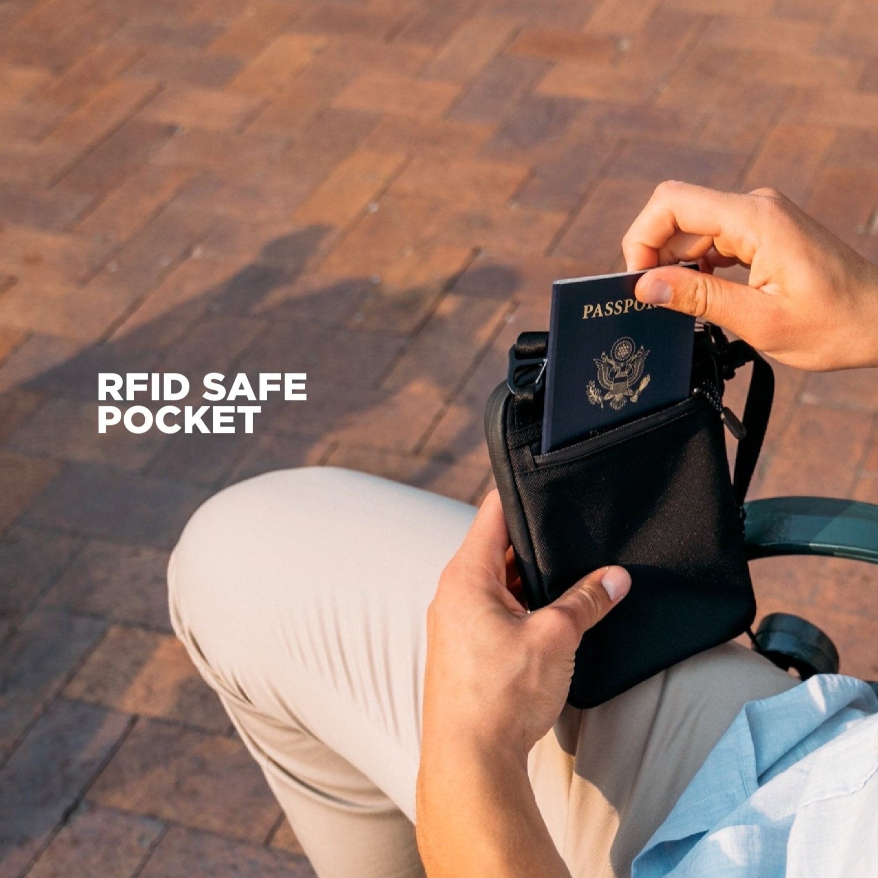 The Nomatic Access Pouch – NOMATIC